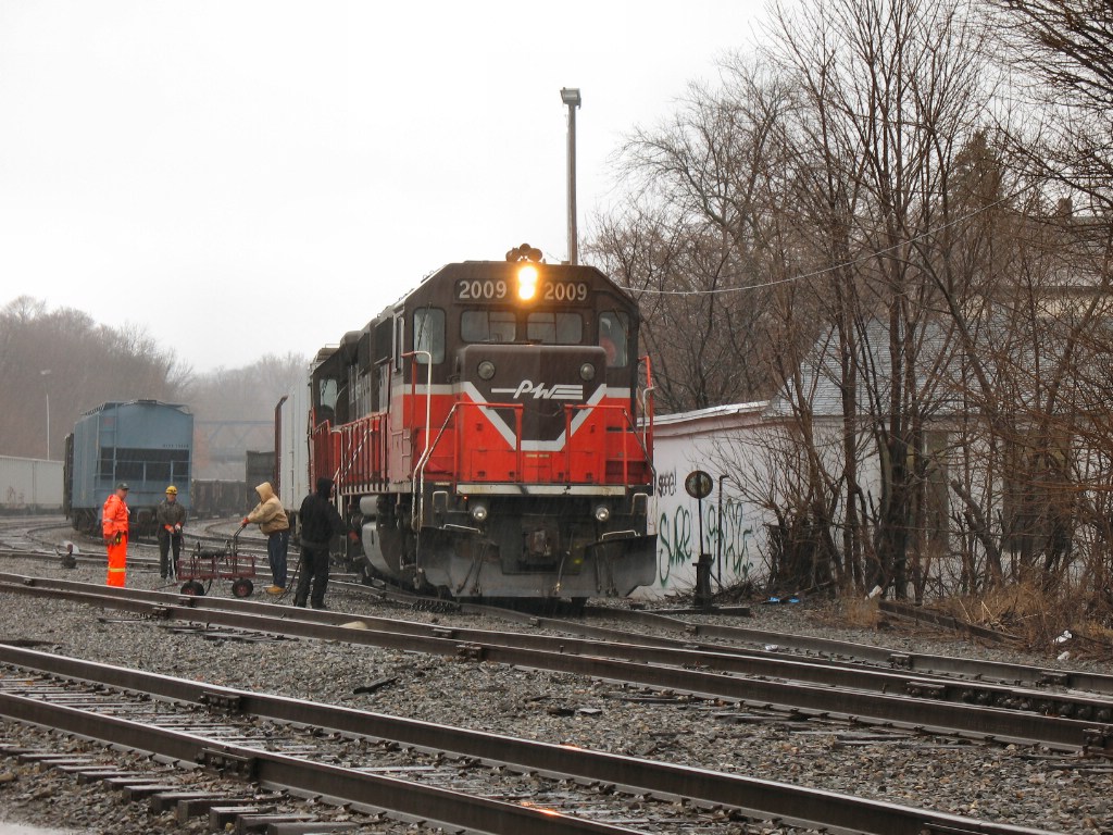 Train PR-2 Valley Falls Yard
